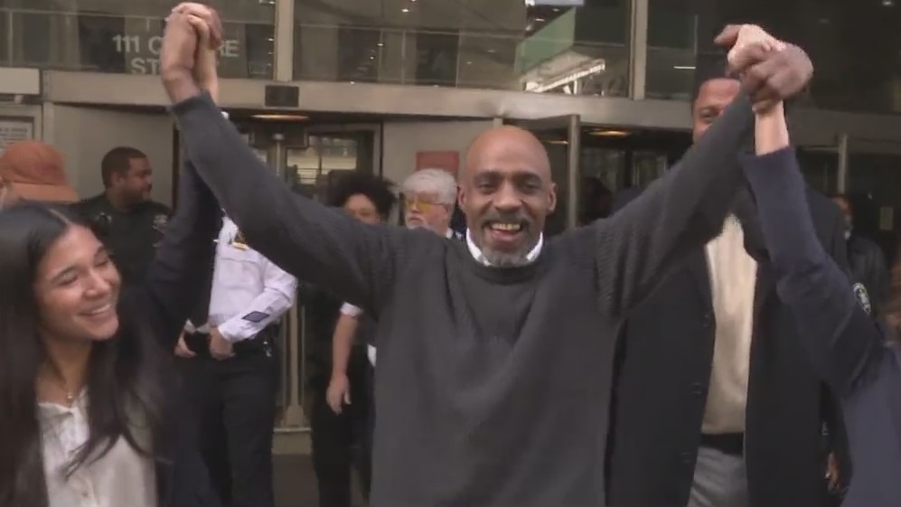 Man exonerated after serving 25 years in prison – PIX11