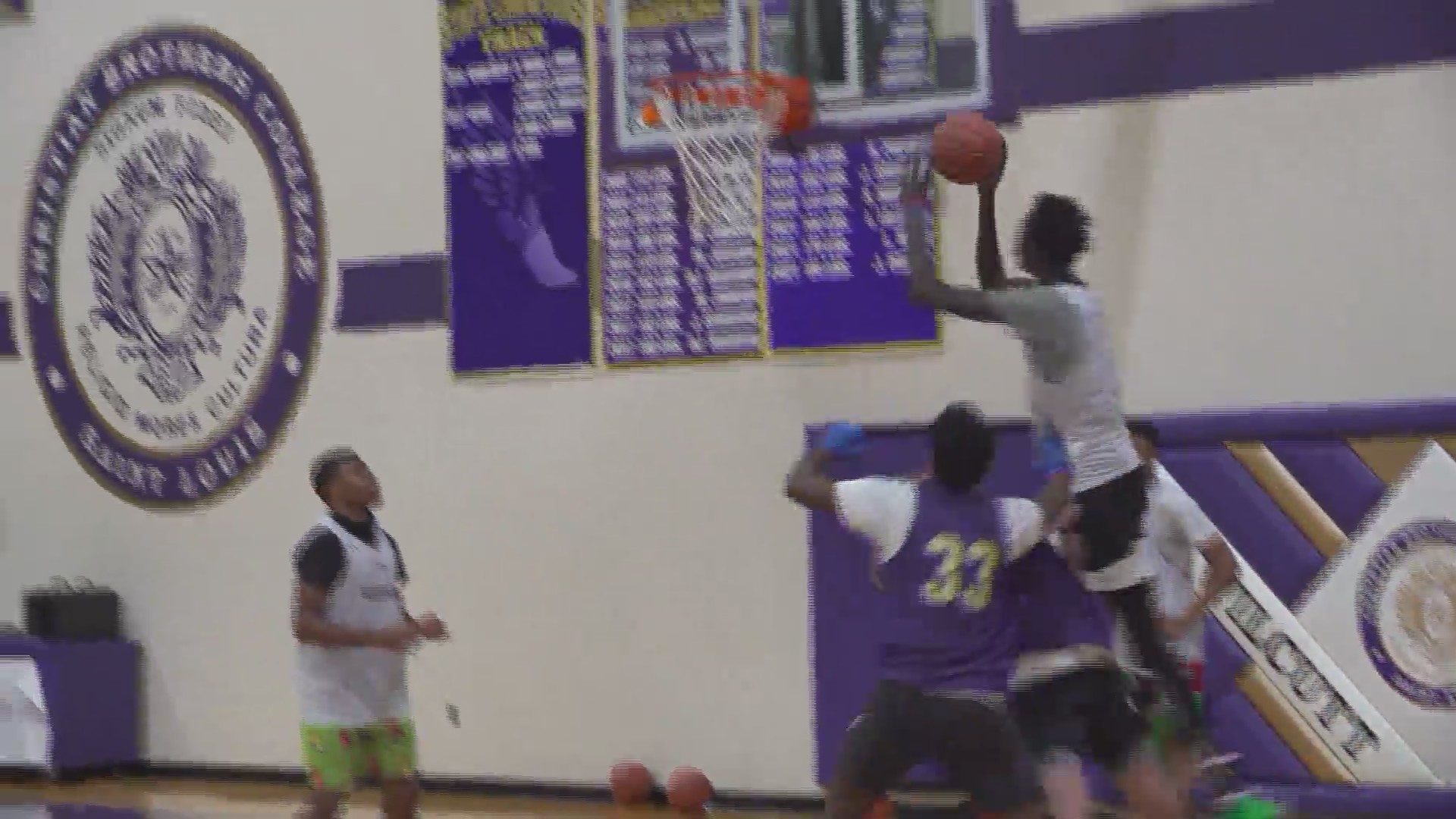 CBC features 7 foot basketball player – FOX 2