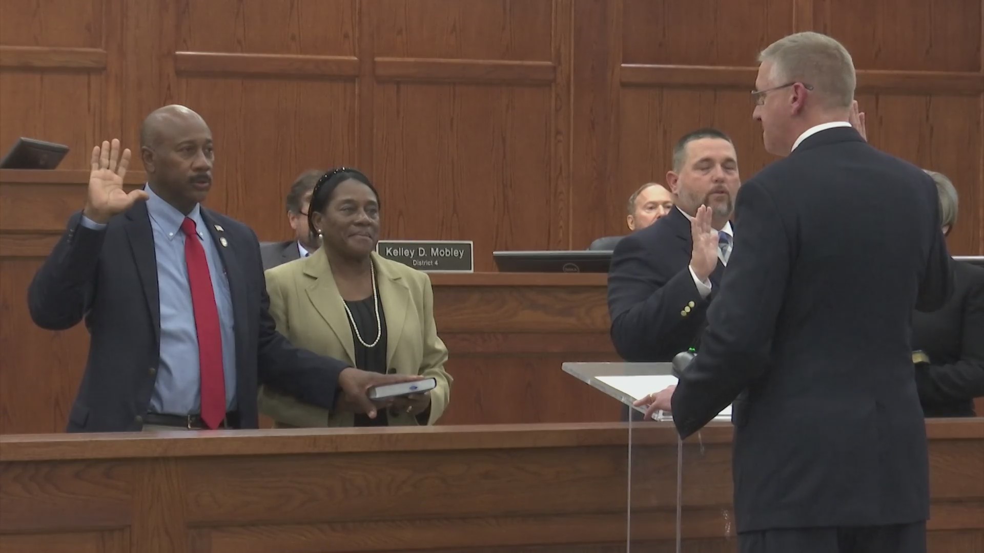 Two new council members sworn into Aiken County council – WJBF