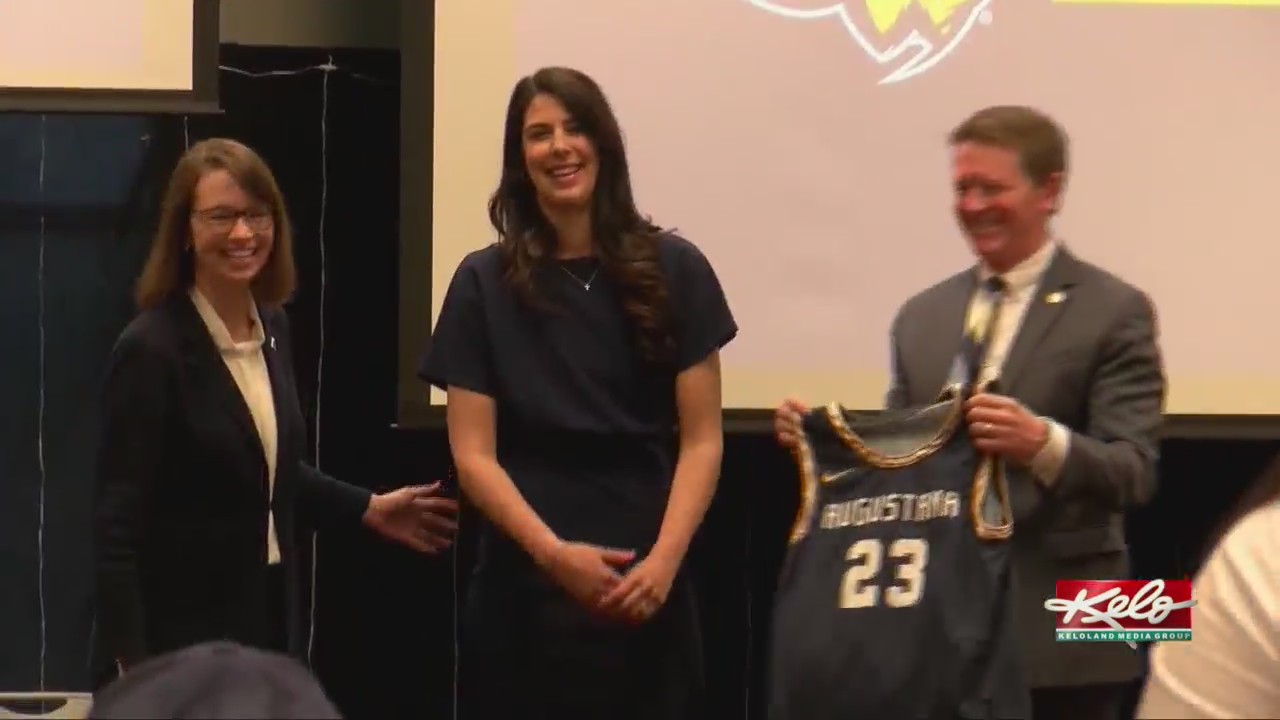 Jillian Flores Bennett will not return as Augie head coach – KELOLAND.com