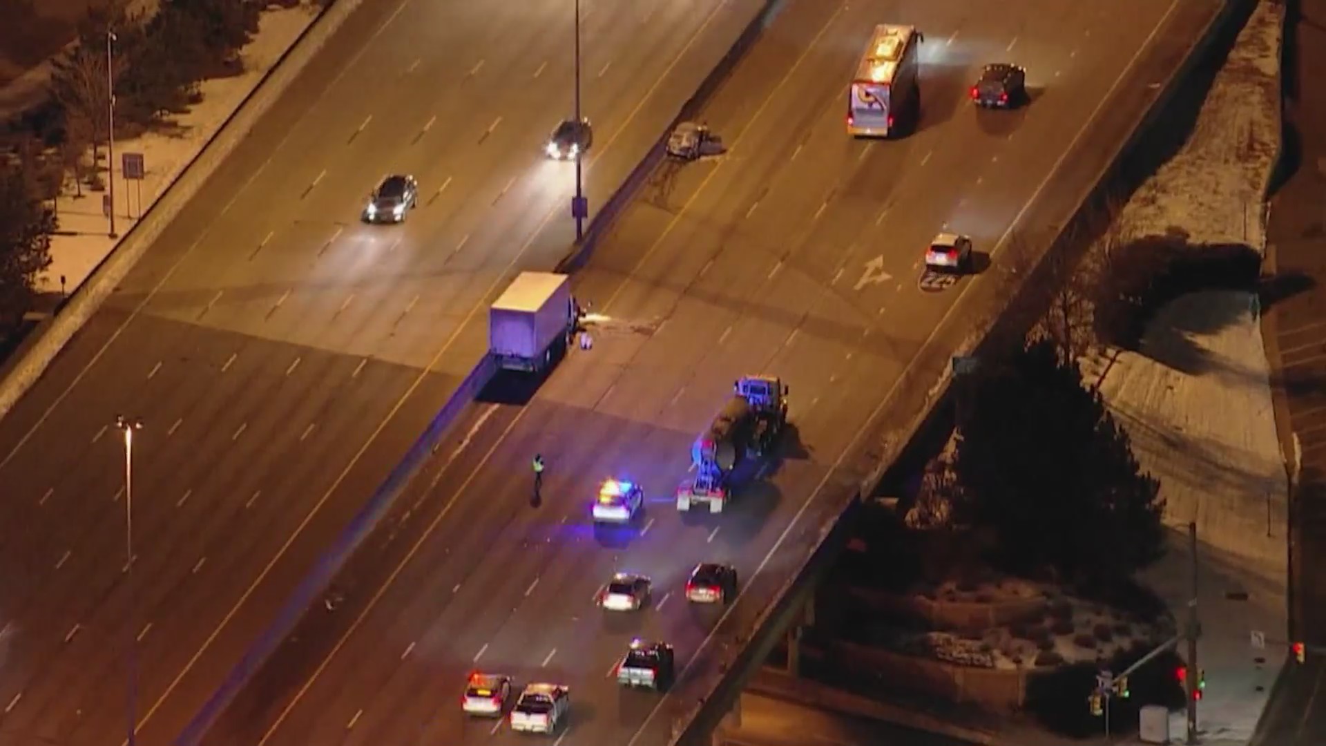 Caught on camera: Box truck crash on I-25 – FOX31 Denver