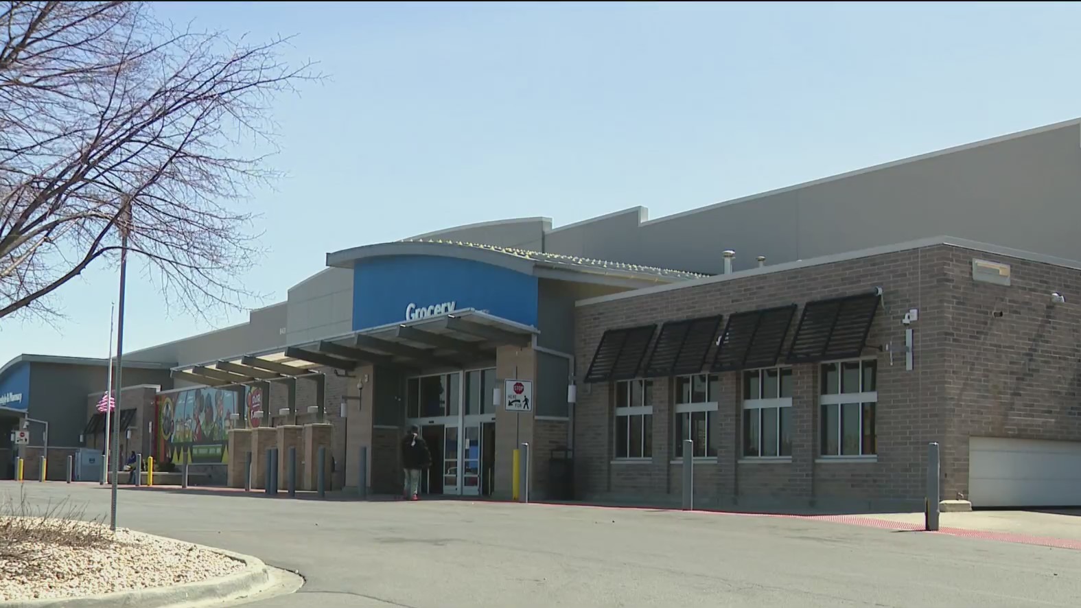 Walmart closing 4 locations in Chicago – WKRN News 2