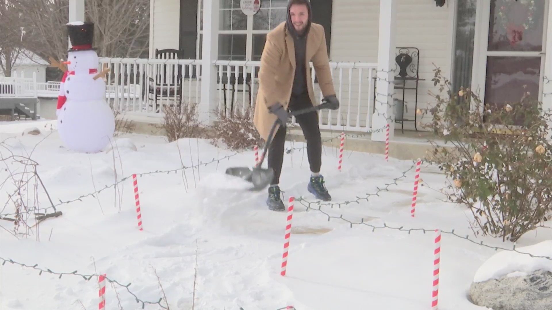 Loves Park baseball crew shovels driveways for families of child cancer ...