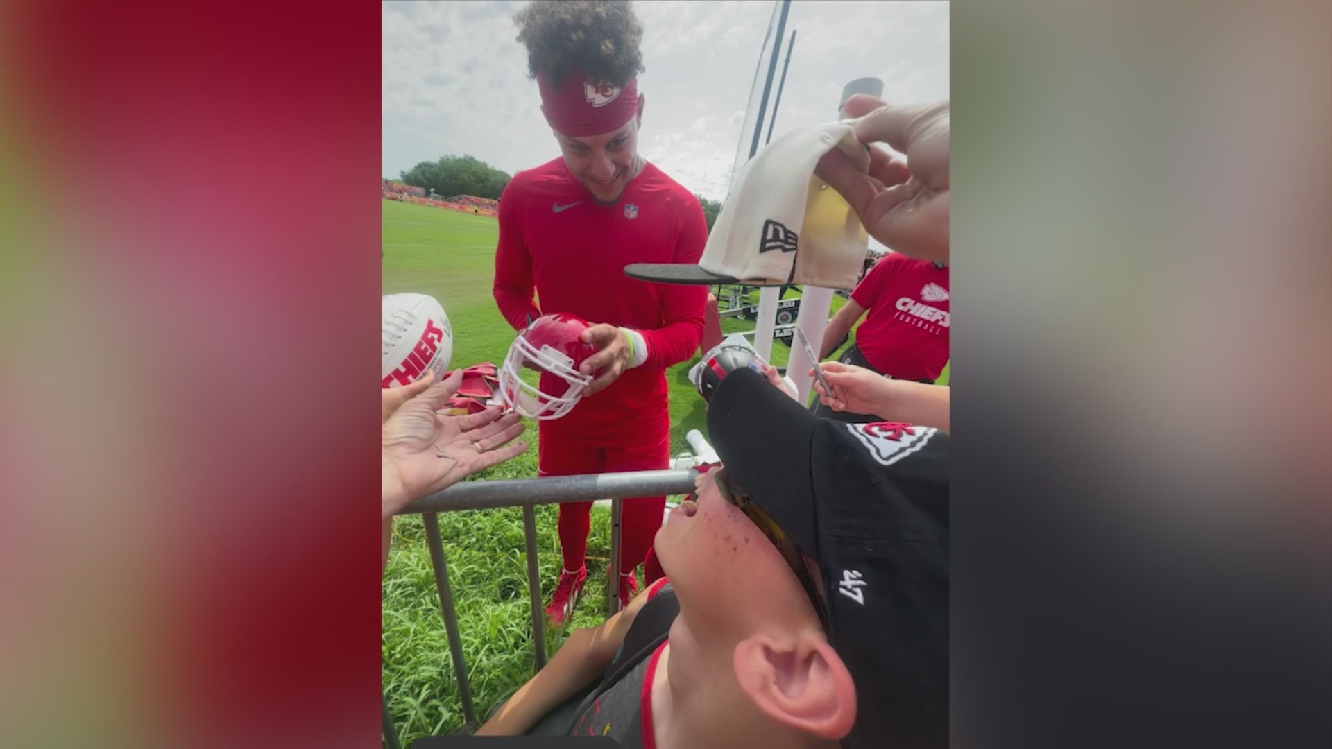 Mahomes makes Chiefs fan’s year with autograph at training camp – FOX 4 ...