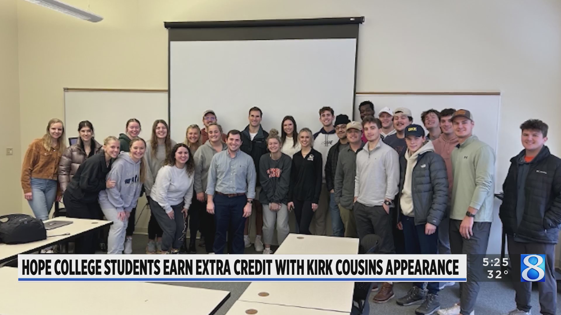 Kirk Cousins helps Hope students earn extra credit – WOODTV.com