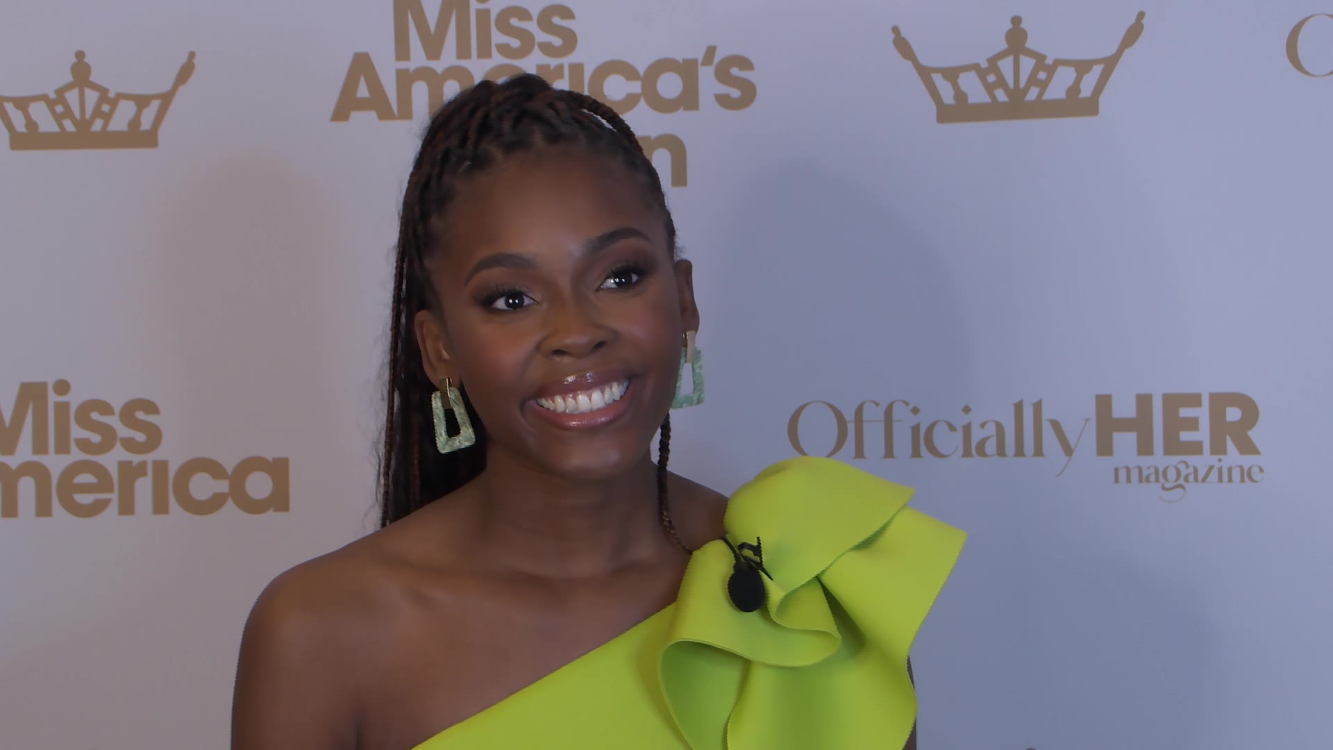 Hometown Productions Interview Cydney Bridges – WANE 15