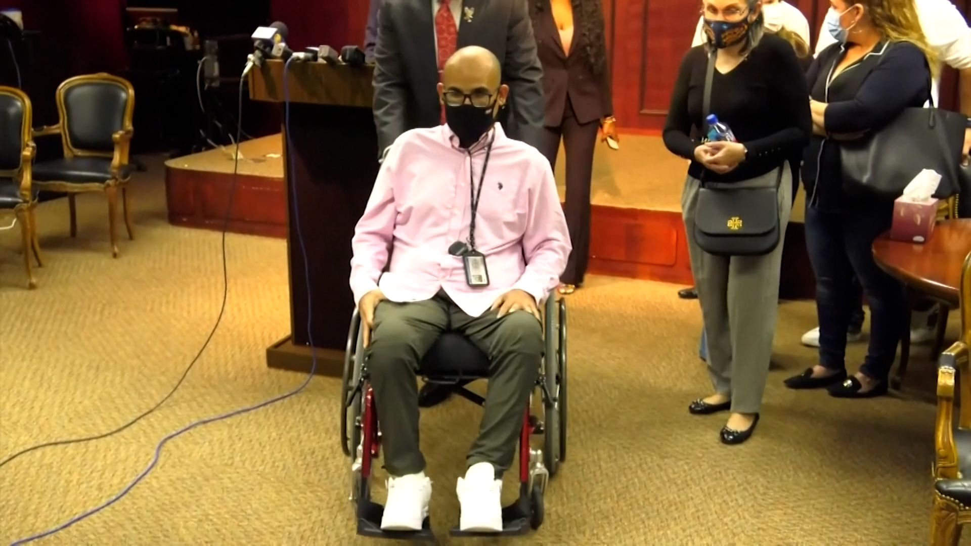 Florida officer charged in shooting that paralyzed man – WFLA
