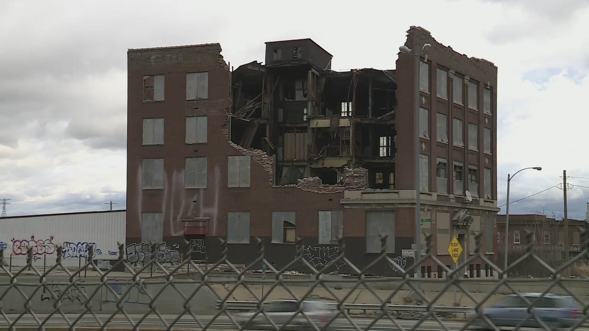 Vacant building collapses in north St. Louis – FOX 2