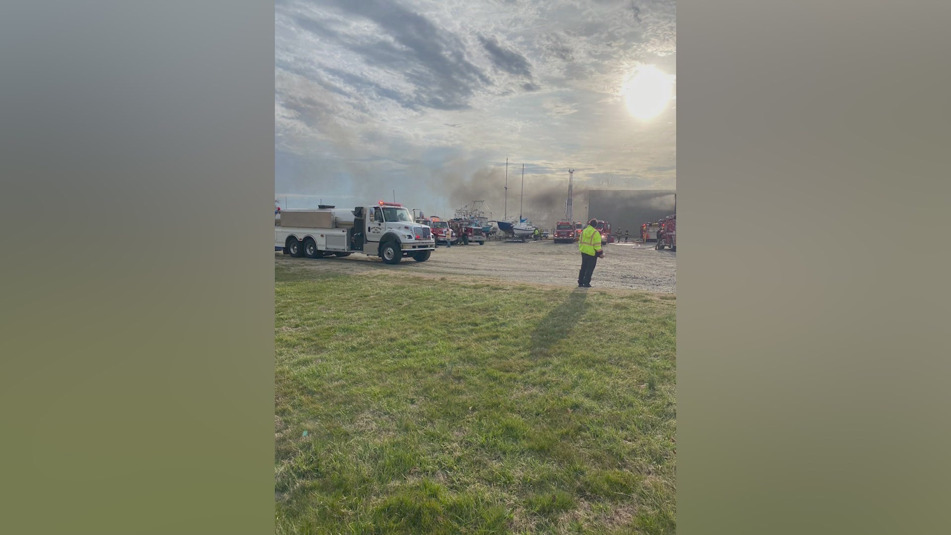 Boats damaged in fire at storage unit in Saluda – WAVY.com