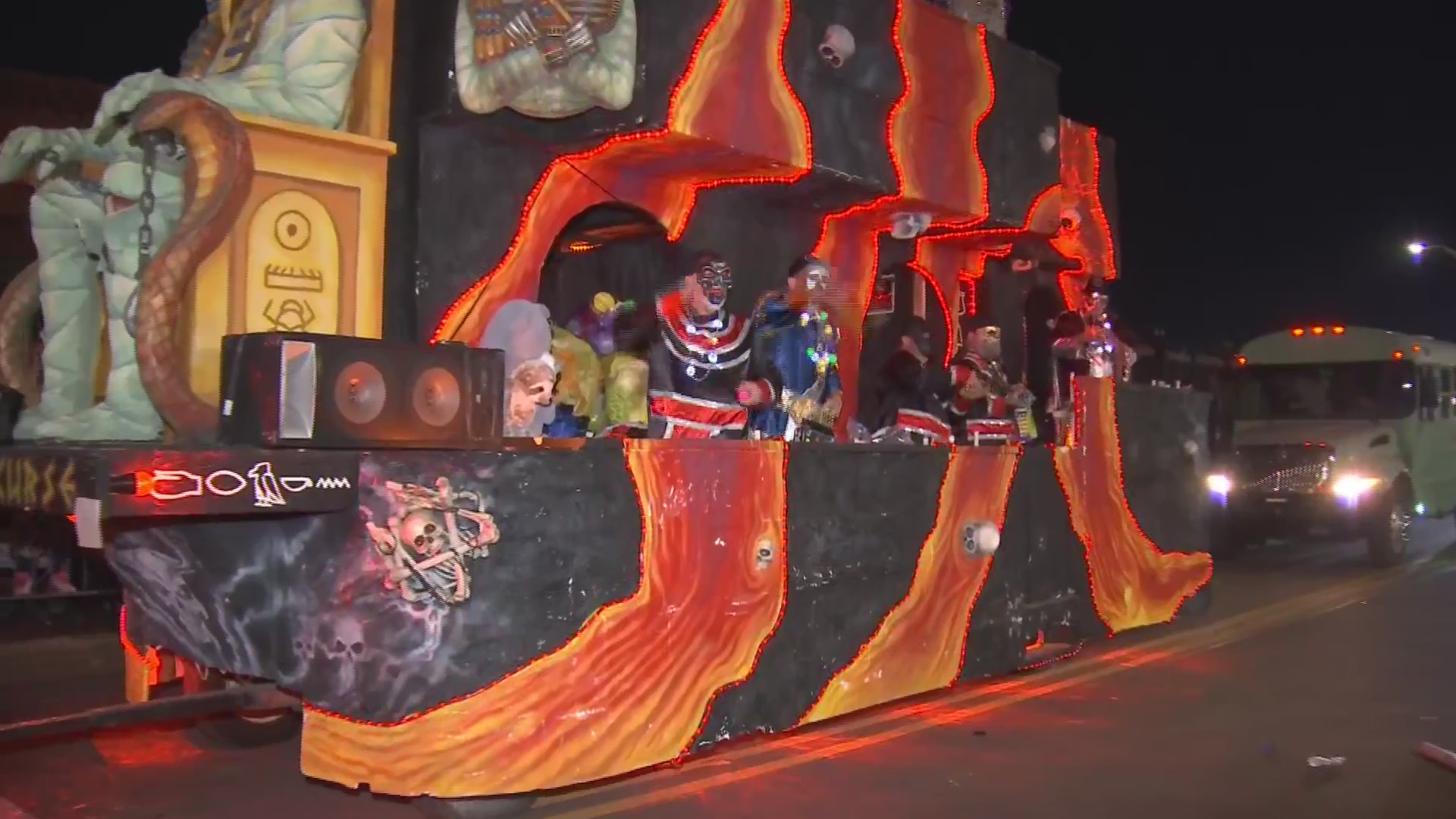 Pharaohs’ Mystic Society and Conde Explorers roll in downtown Mobile ...