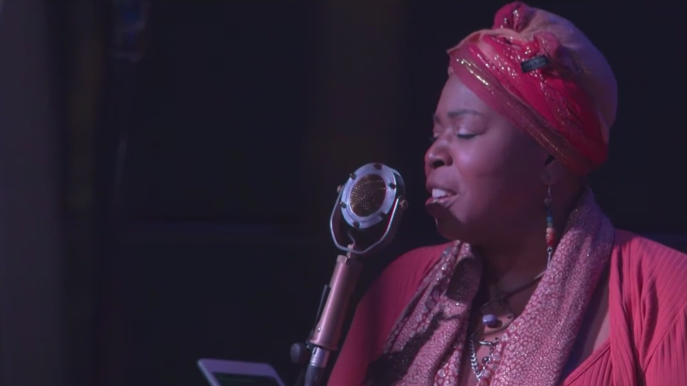 Arietta Ward, ‘Rip City Soul Funk Diva,’ talks debut solo album – KOIN.com