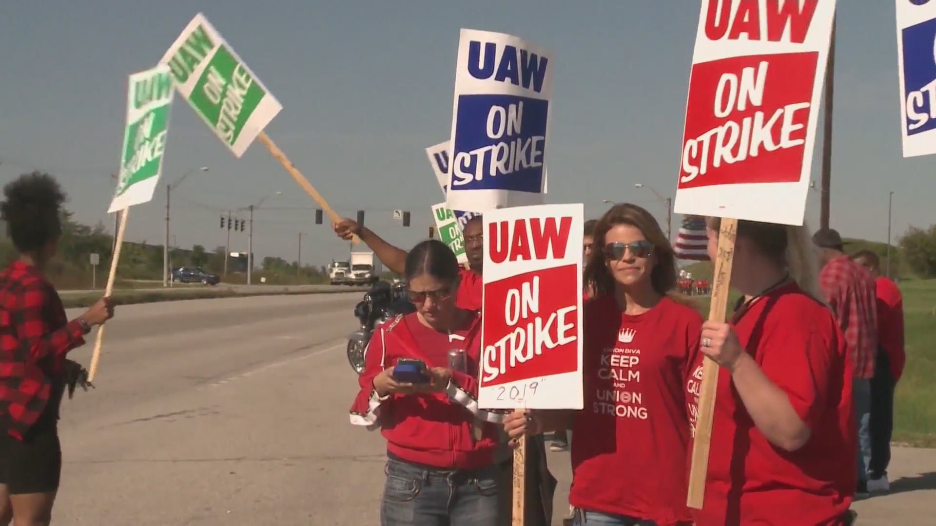 Thousands of union auto workers go on strike from Detroit’s three ...