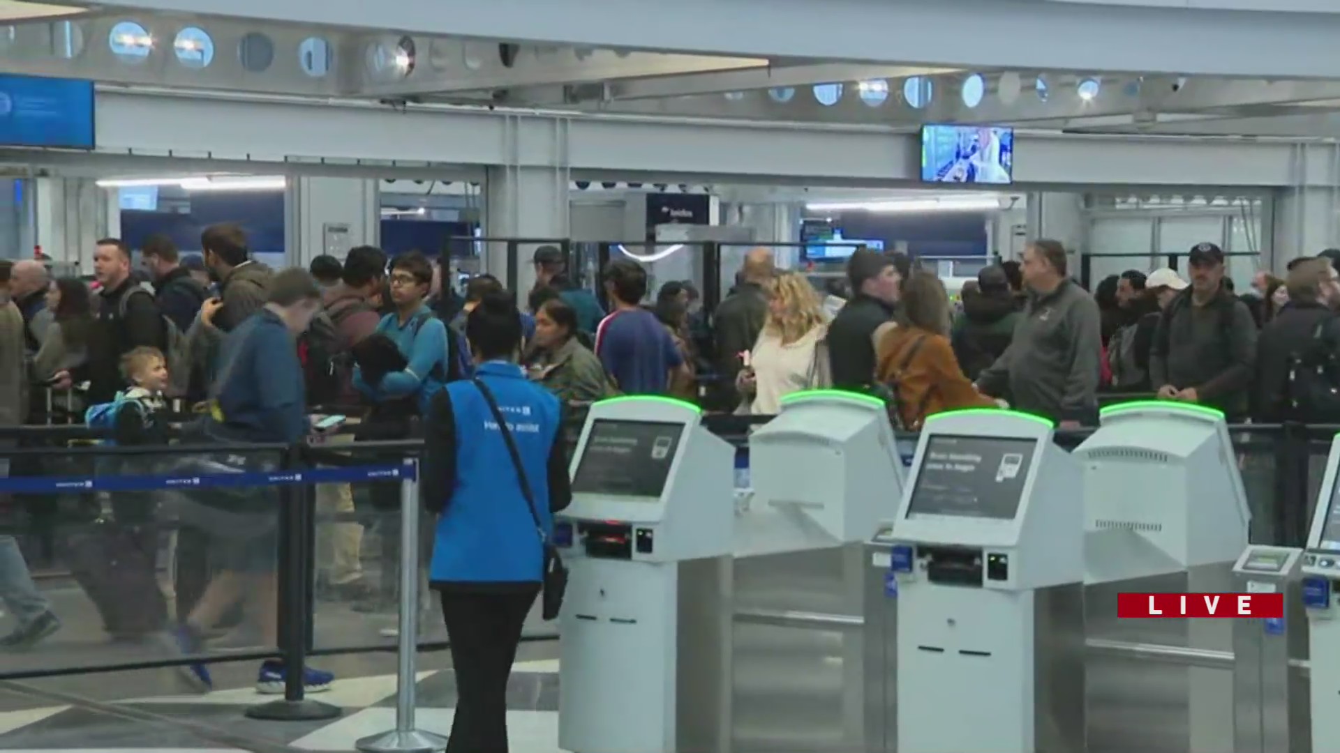 Flight disruptions cascade across US after computer outage – WGN-TV