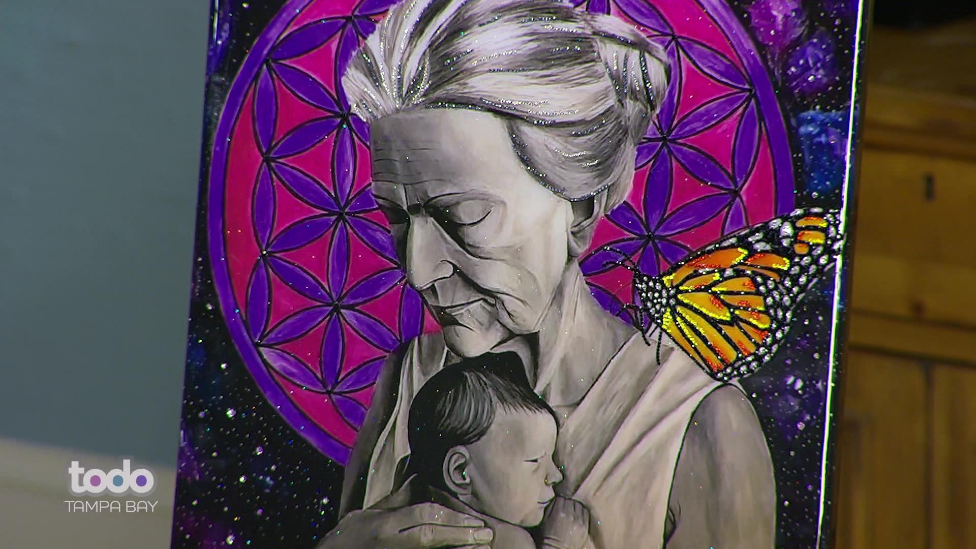 El artista Pedro Art habla con Todo Tampa Bay sobre sus pinturas. – WFLA