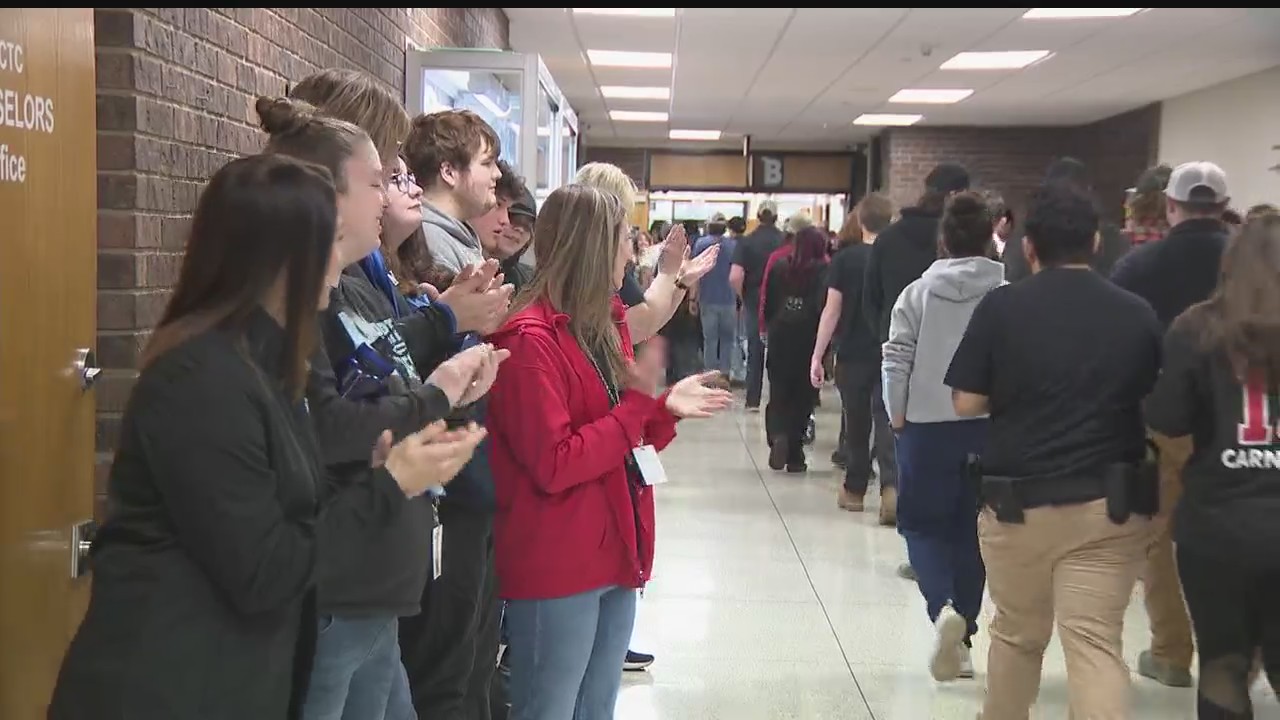 80 MCCTC students honored with clap out – WKBN.com