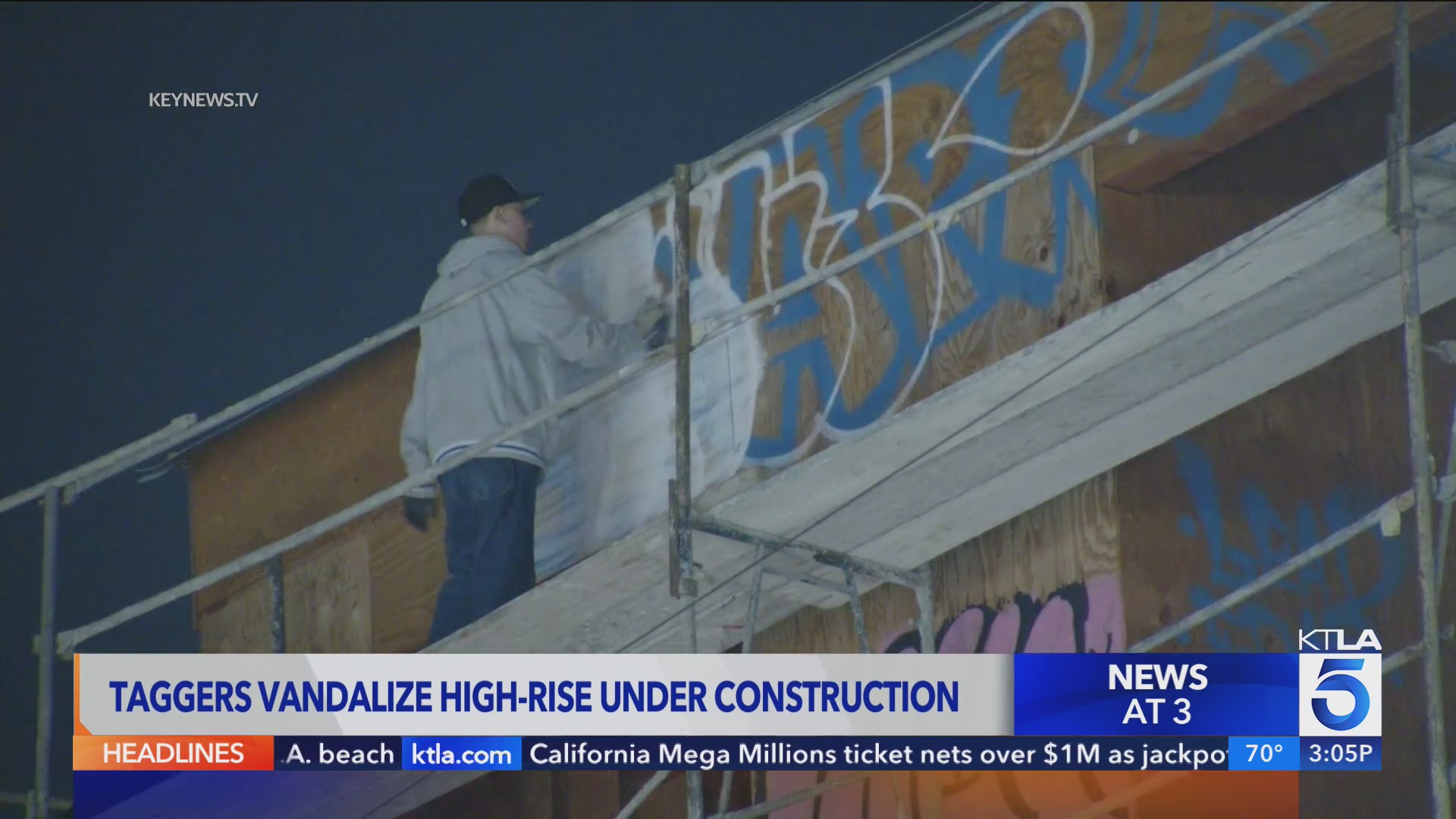 Taggers strike another vacant Los Angeles building – KTLA