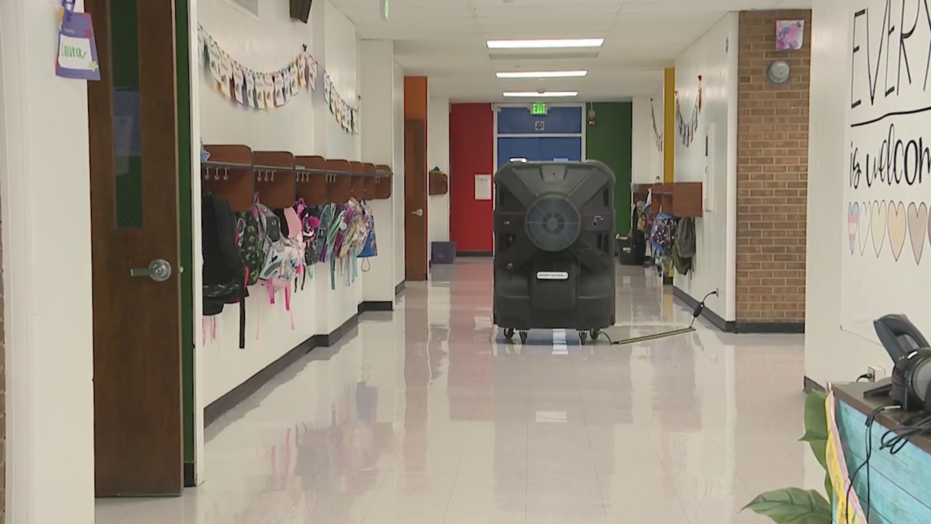 17 schools released early due to heat without air conditioning – FOX31 ...