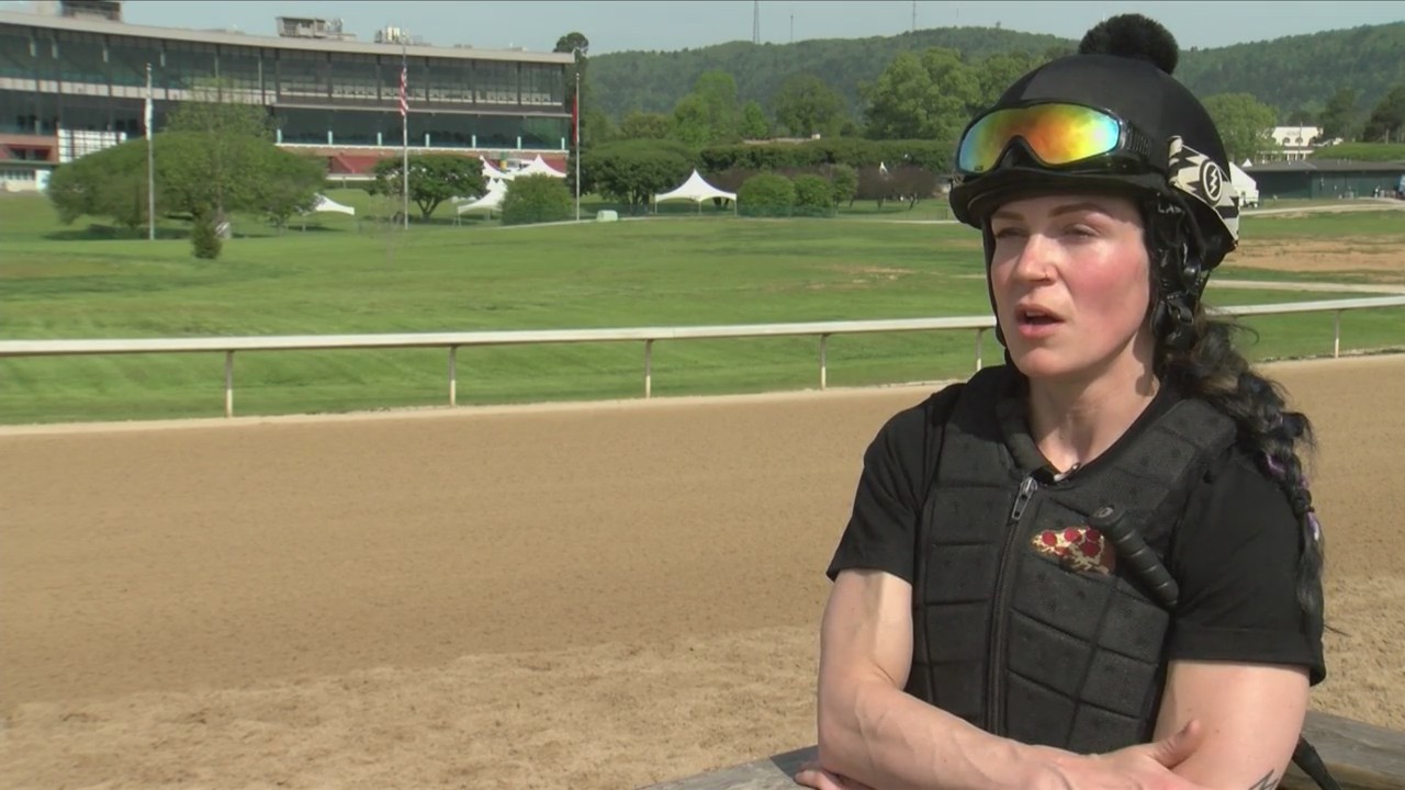 Chel-C Bailey goes from fighting in MMA to jockeying for wins in horse ...