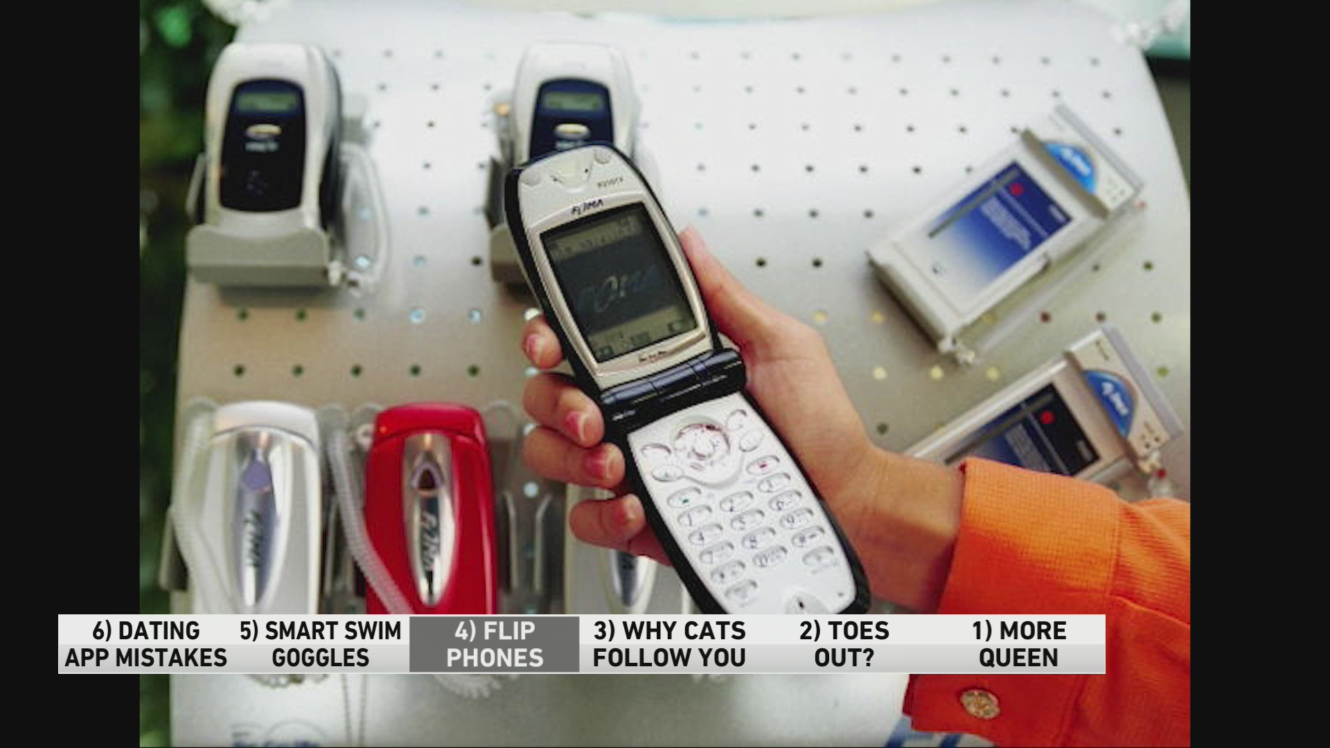 Flip phones are making a major comeback – WGN-TV