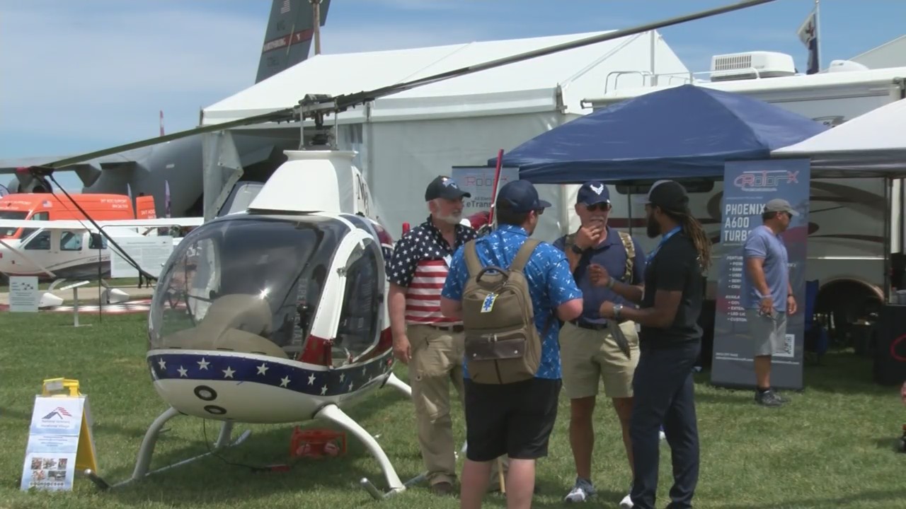 Veteran showcases helicopter for disabled pilots at EAA – WFRV Local 5 ...