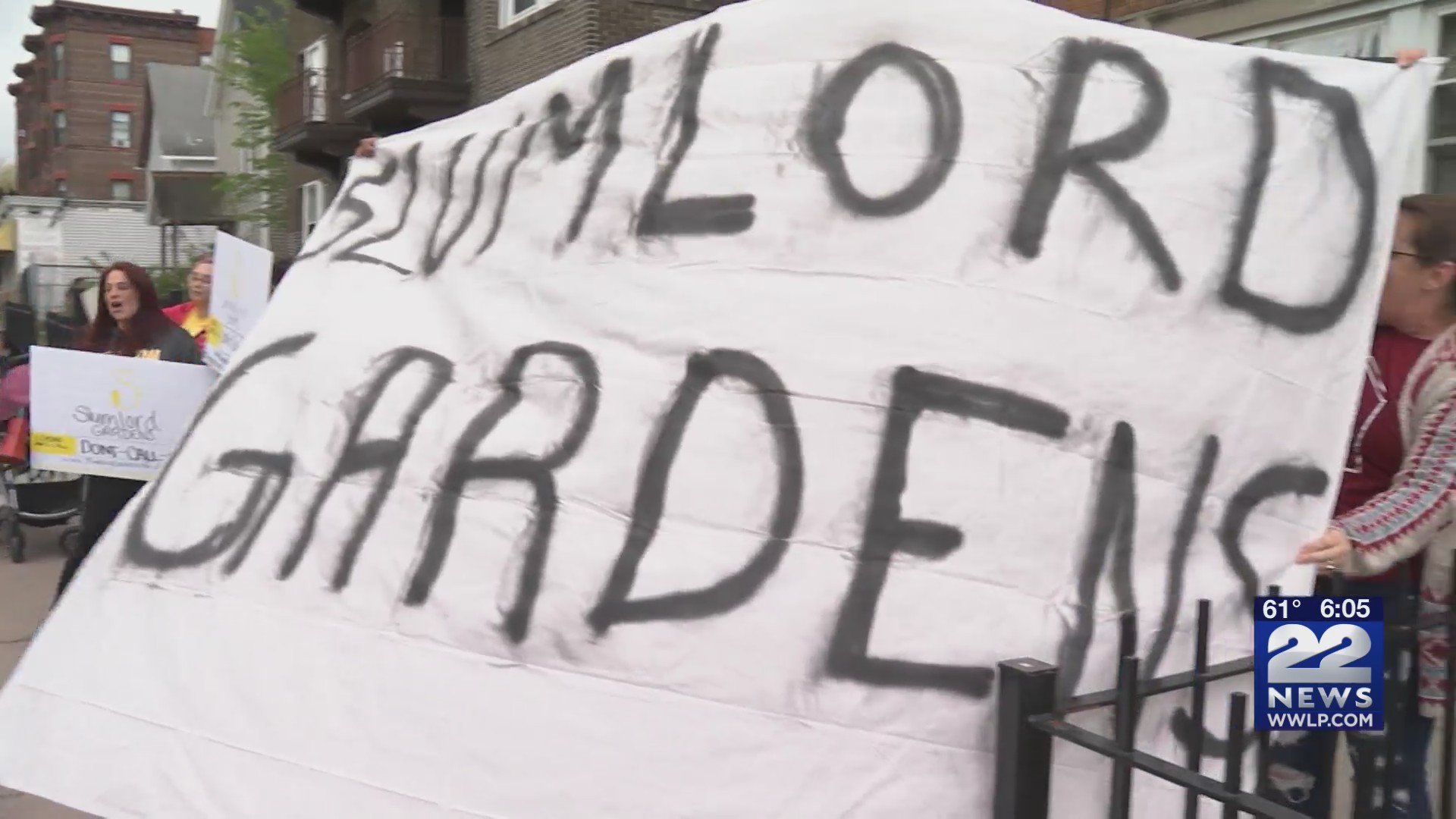 Springfield Gardens tenants protest Belmonte Ave building conditions – WWLP