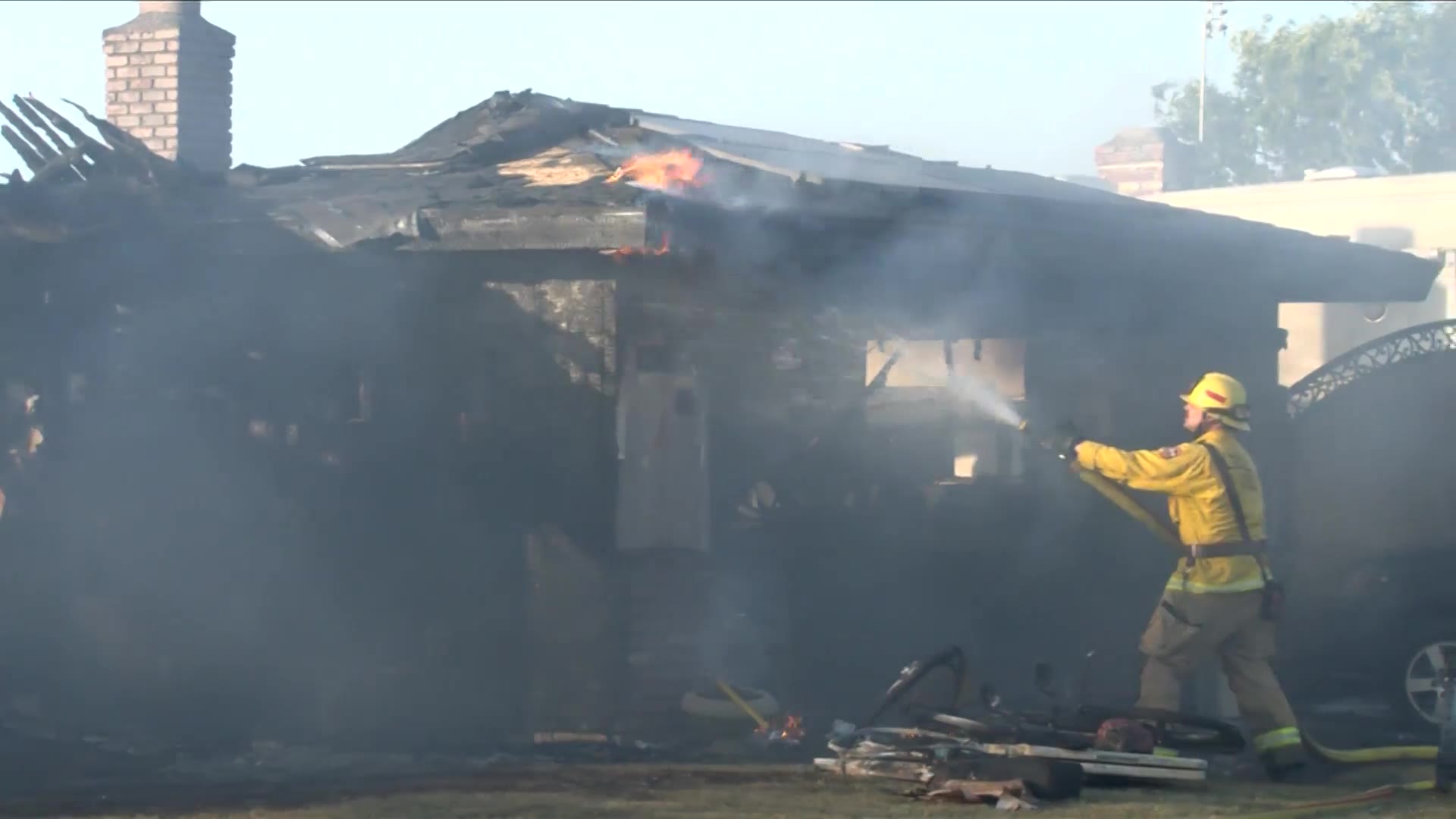 2 houses destroyed, more damaged in Madera fire – CBS47 and KSEE24 ...
