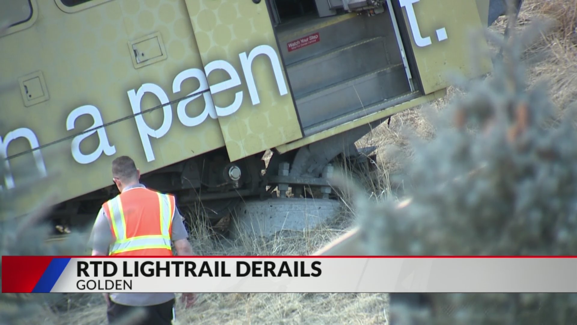 2 injured in lightrail derailment – FOX31 Denver