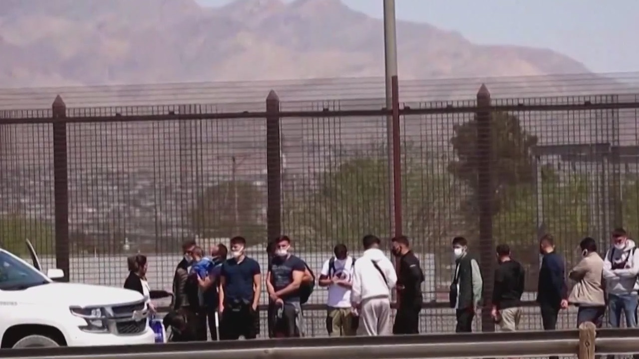 Air marshals rerouted to southern border amid surge of migrants | Rush ...