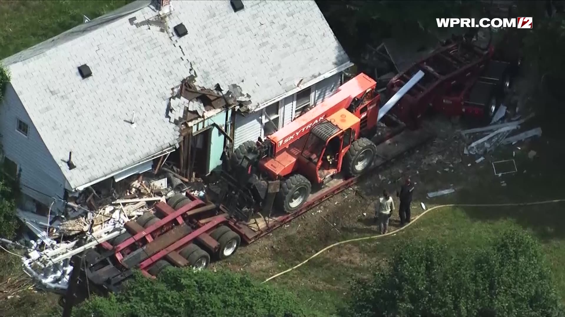 VIDEO NOW: Tractor trailer crashes into house in Bellingham – WPRI.com