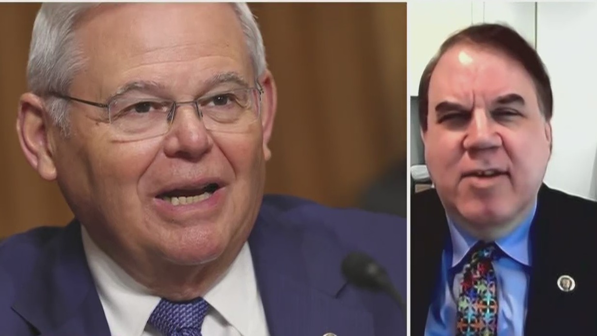 Why is Sen. Bob Menendez still attending classified intel briefings ...