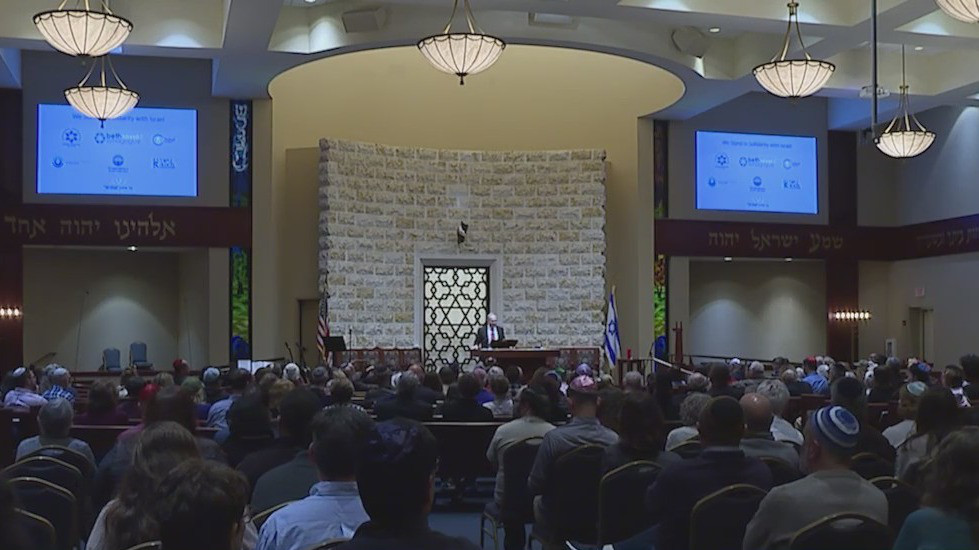 Triad Jewish community gathers for prayer service amid conflict in ...