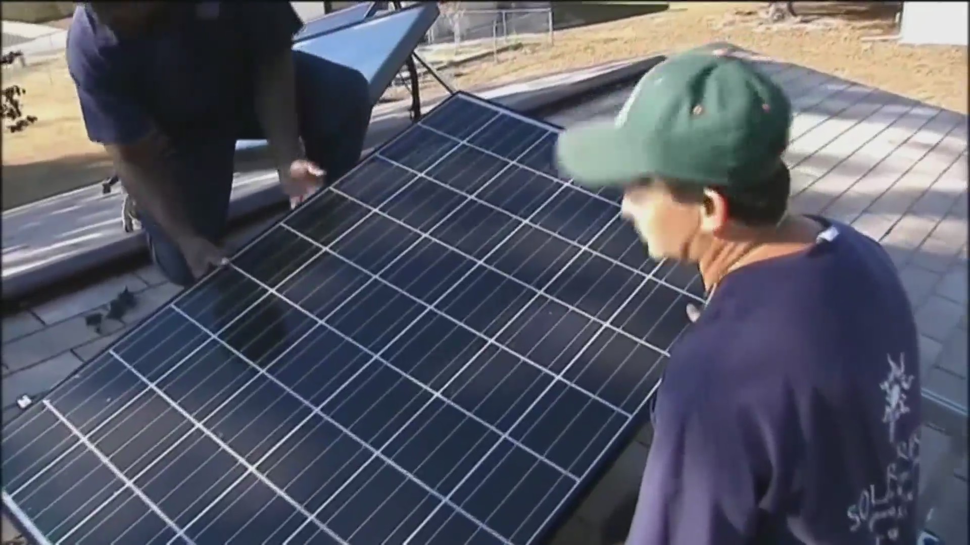 Colorado solar customers waiting for panels to work – FOX31 Denver