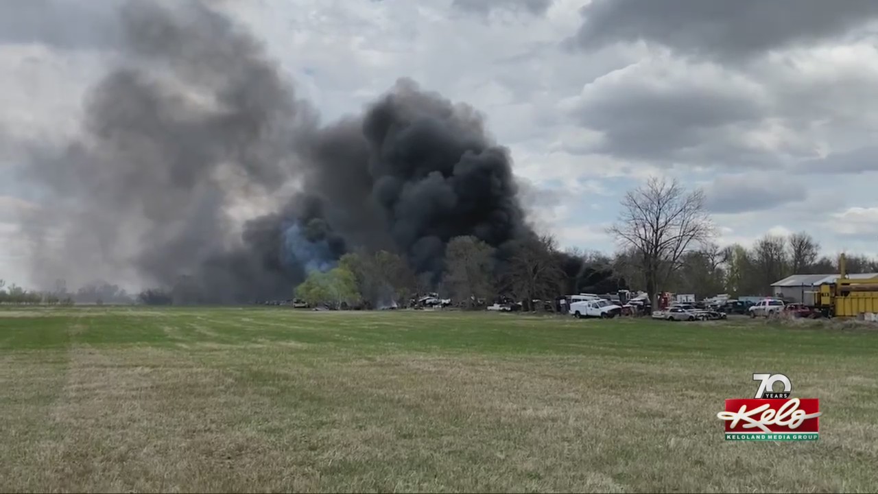 Dozens of salvage vehicles burn in Brookings fire – KELOLAND.com