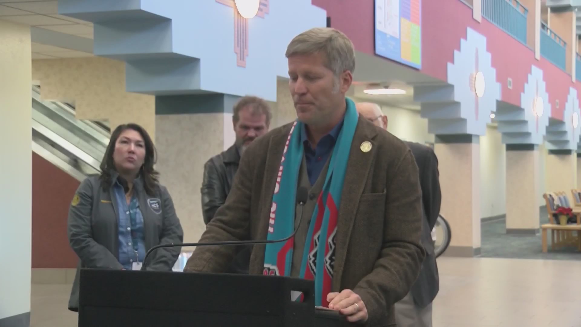 Albuquerque opens first overnight beds at Gateway Center homeless ...