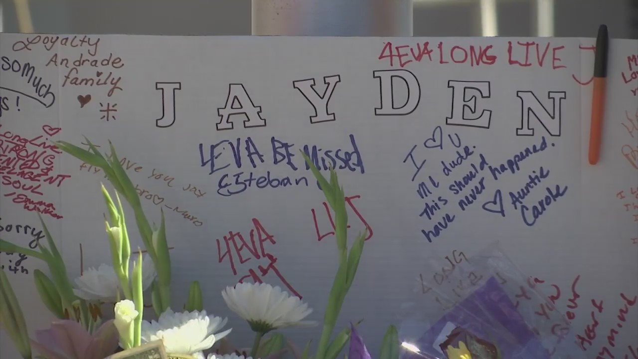 Growing memorial outside Montgomery HS for killed student – KRON4