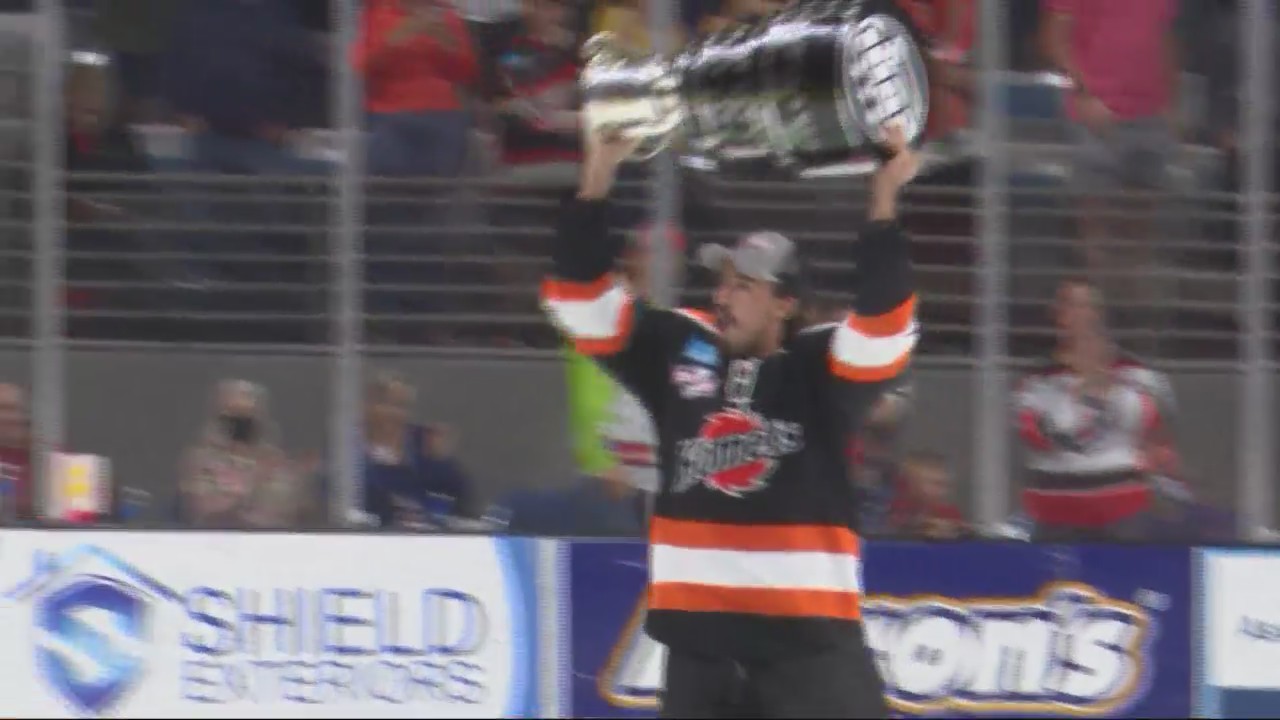 Fort Wayne native Jackson Leef signs with Tulsa Oilers – WANE 15