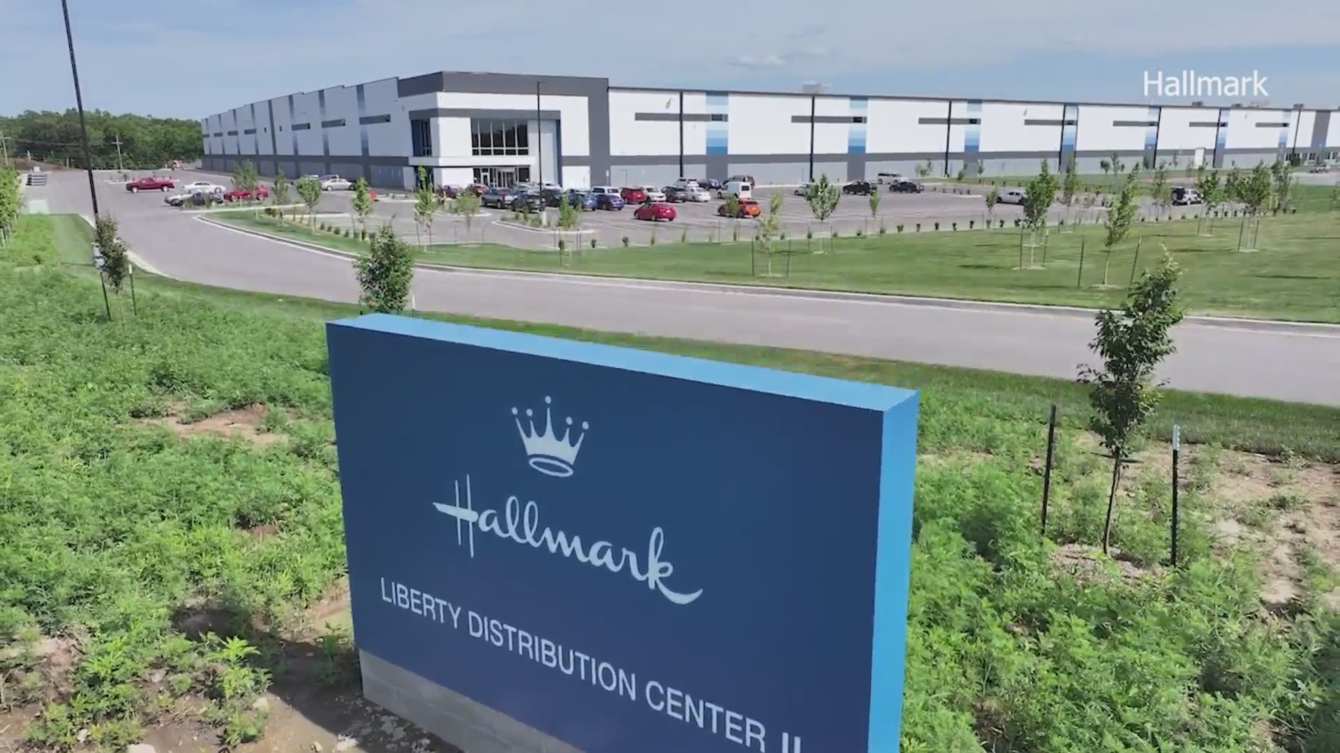 New Hallmark distribution center opens in Liberty – FOX 4 Kansas City ...