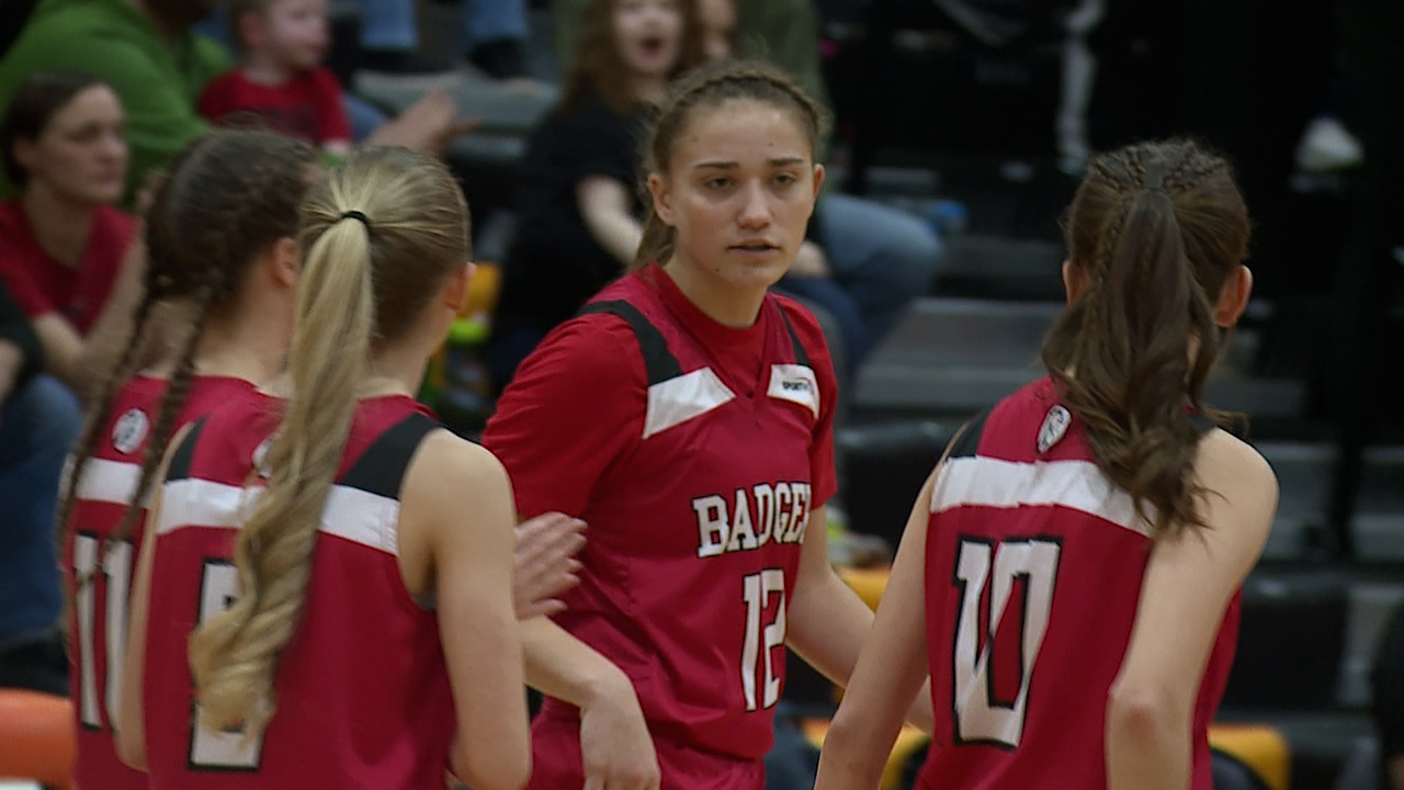 Badger girls roll; Braves clinch conference championship – WKBN.com