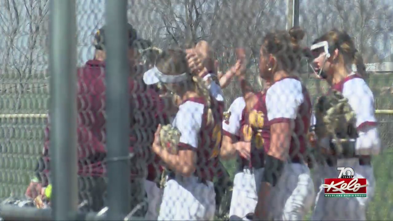 Harrisburg dominates Pierre on softball diamond – KELOLAND.com