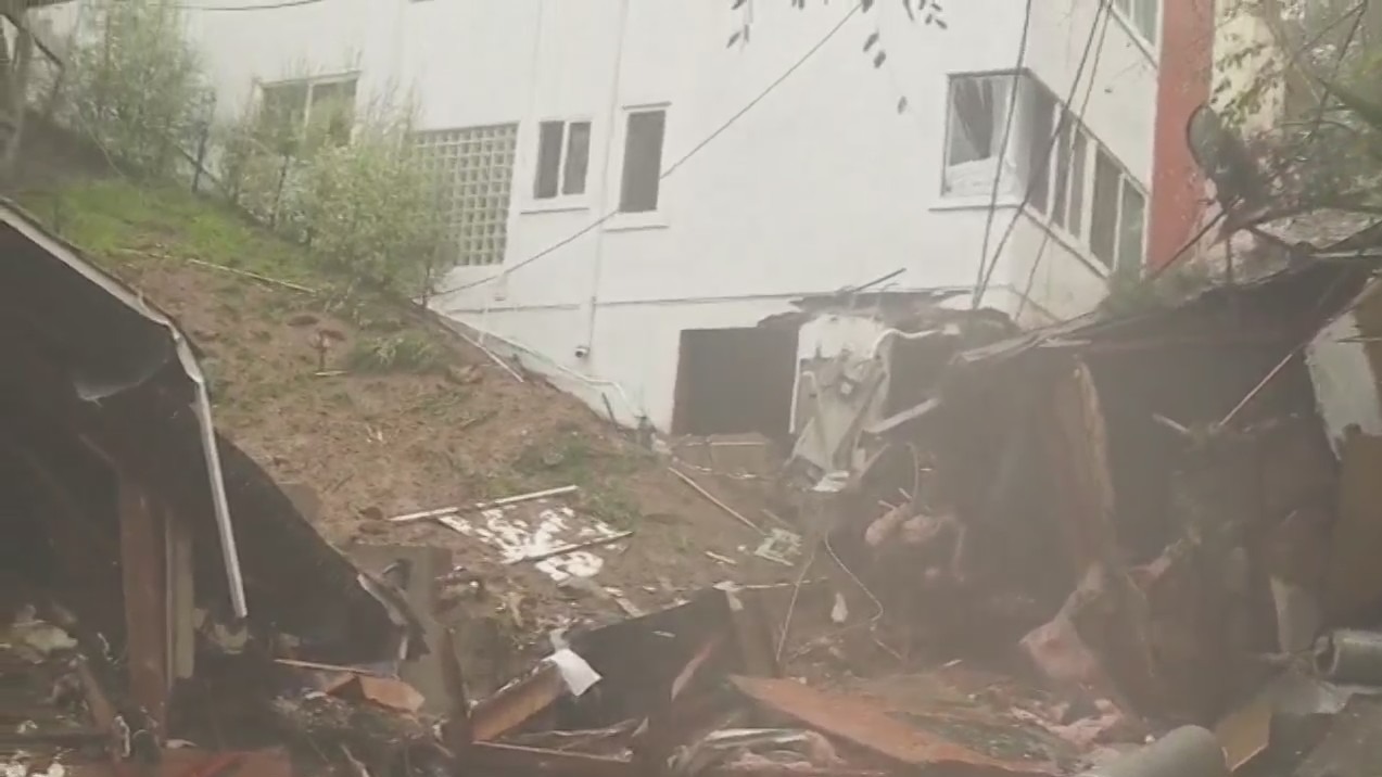 Flooding in California causes hill to collapse, destroys home ...