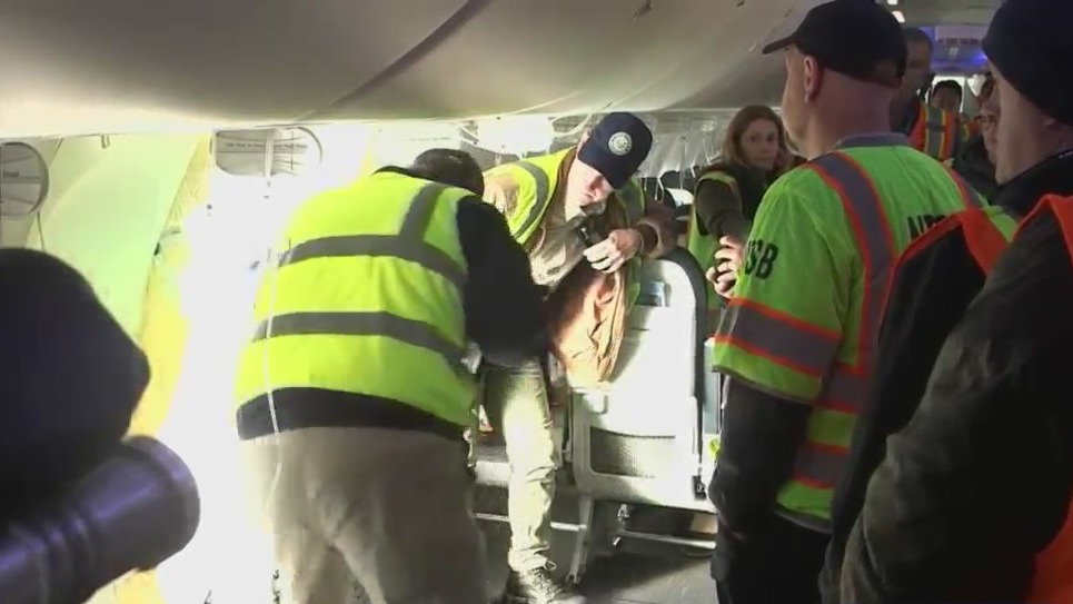 Boeing Max 9 jet investigation focuses on missing bolts – PIX11
