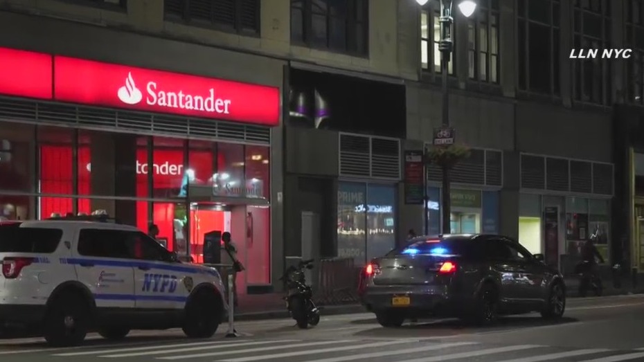 Panhandler stabbed man near NYC subway station: NYPD – PIX11