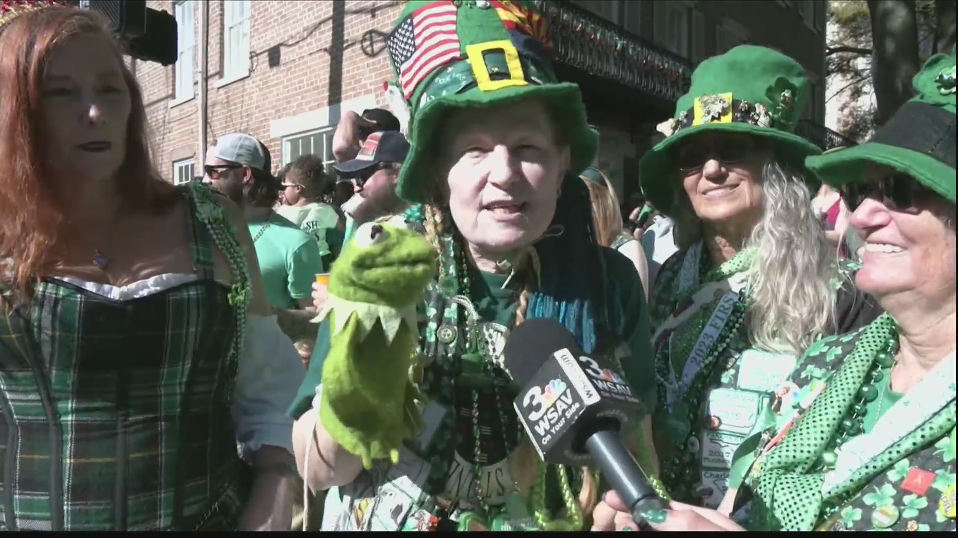 Green Coat Girls – WSAV-TV