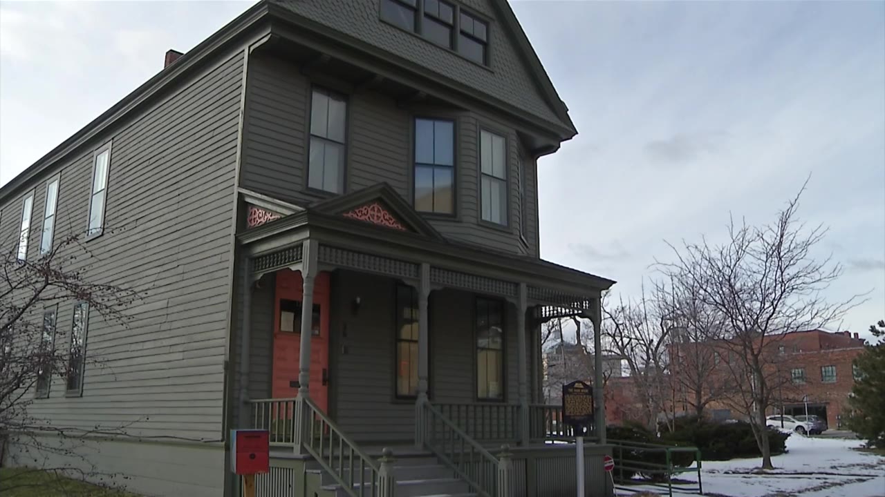 “It’s like a gem in our city that people really need to see.” NASH ...