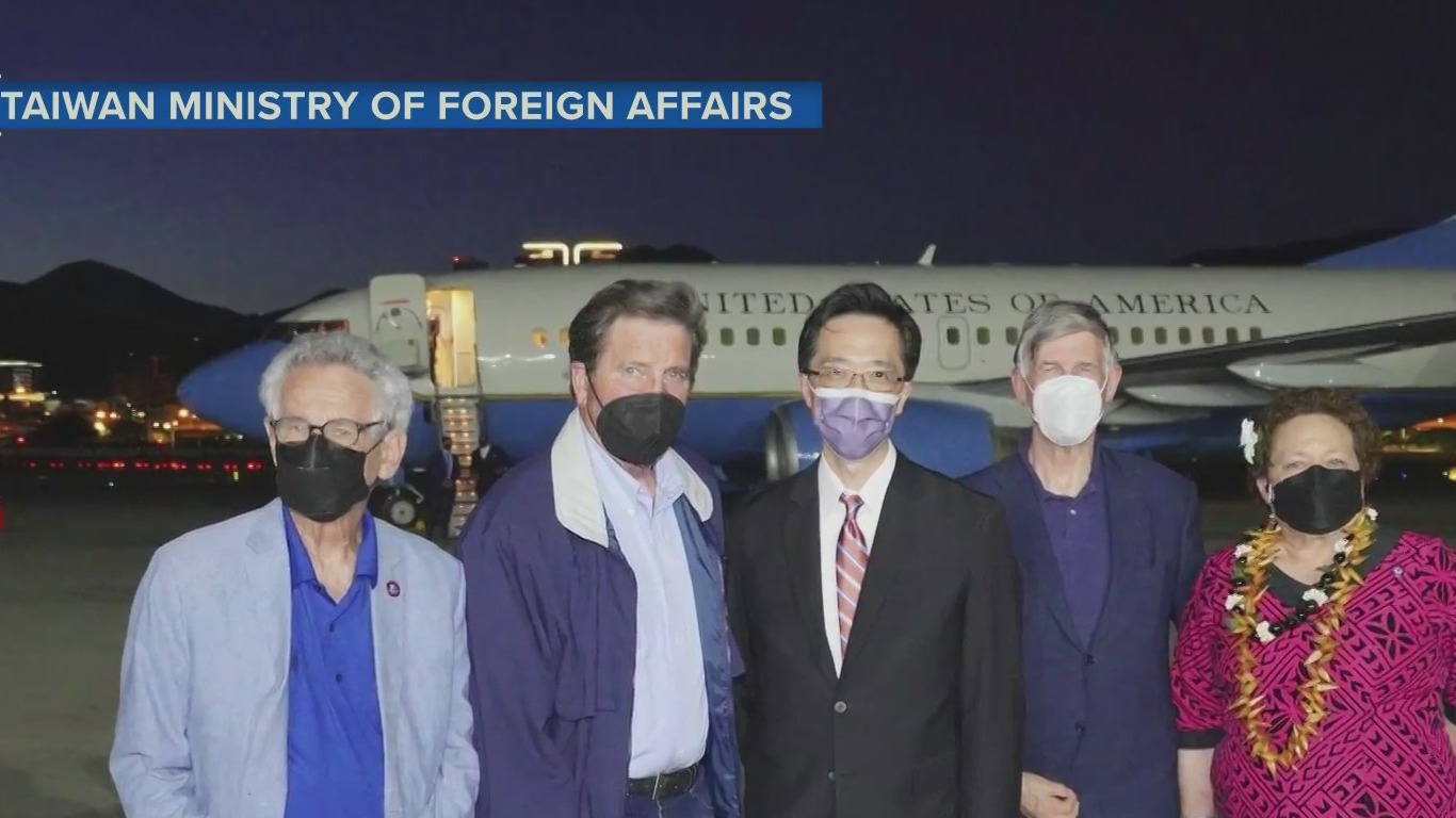 China announces new drills amid second US trip to Taiwan | Rush Hour ...