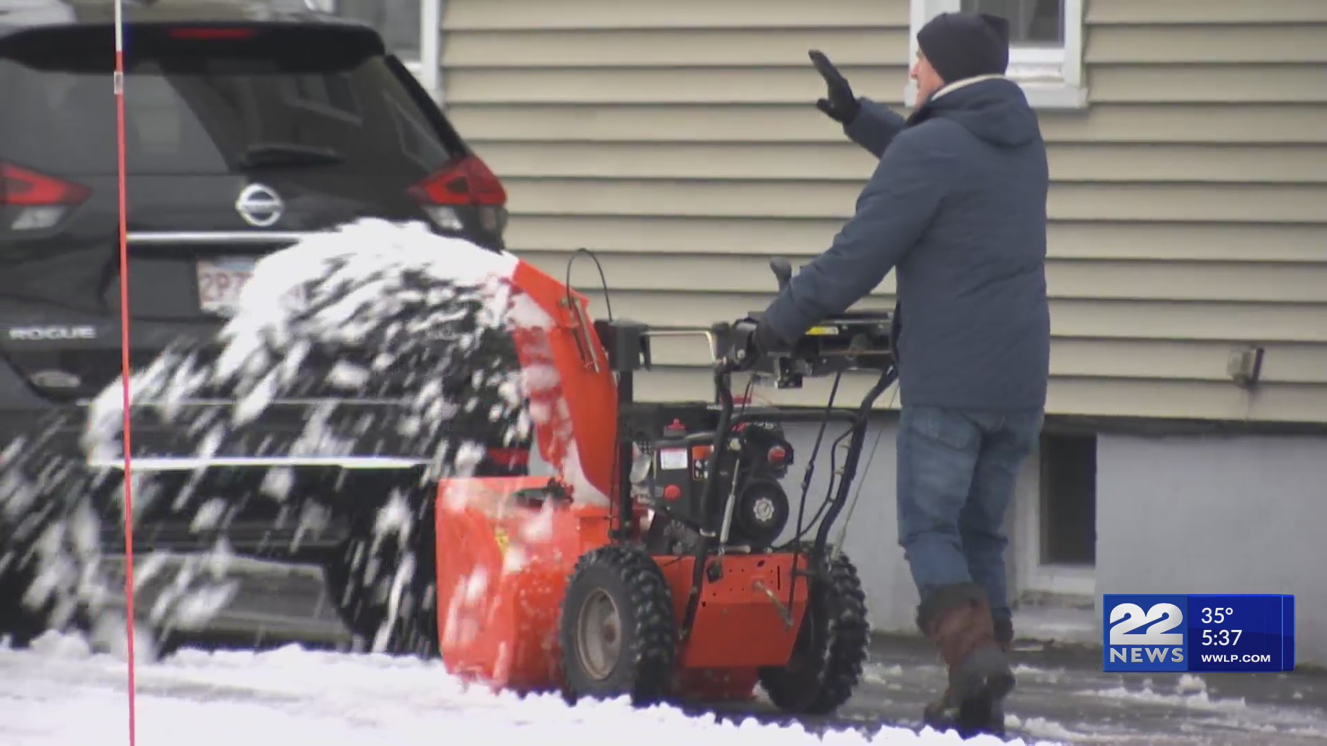 Heavy wet snow causes slow day for some businesses – WWLP