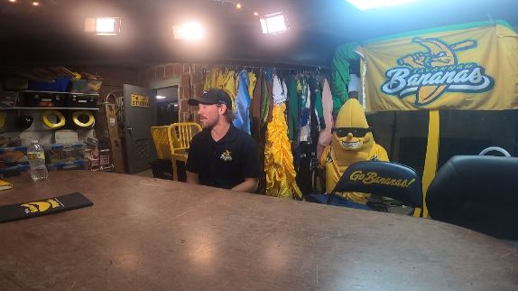 Zack Frongillo gives a tour of the Bananas Studio – WSAV-TV