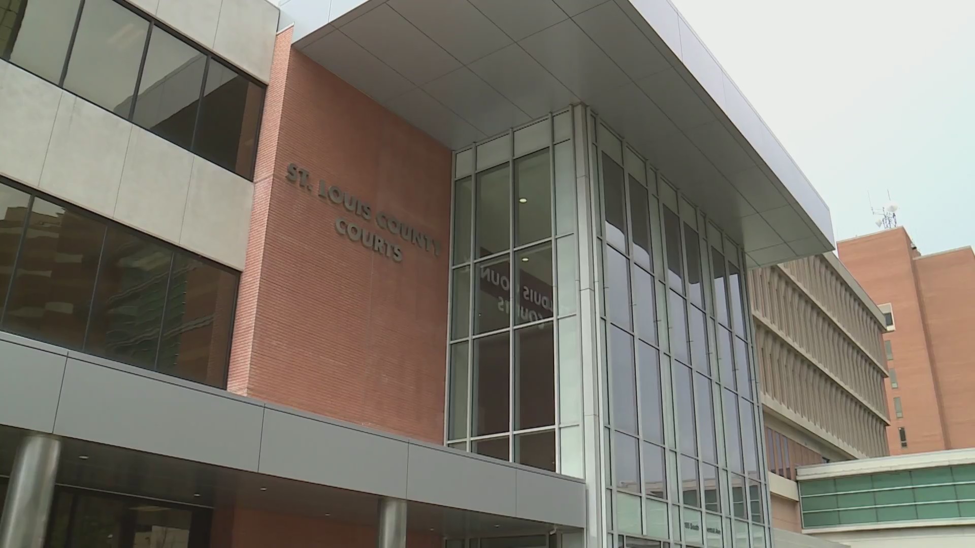 Will teen be tried as adult for fight near Hazelwood East? – FOX 2