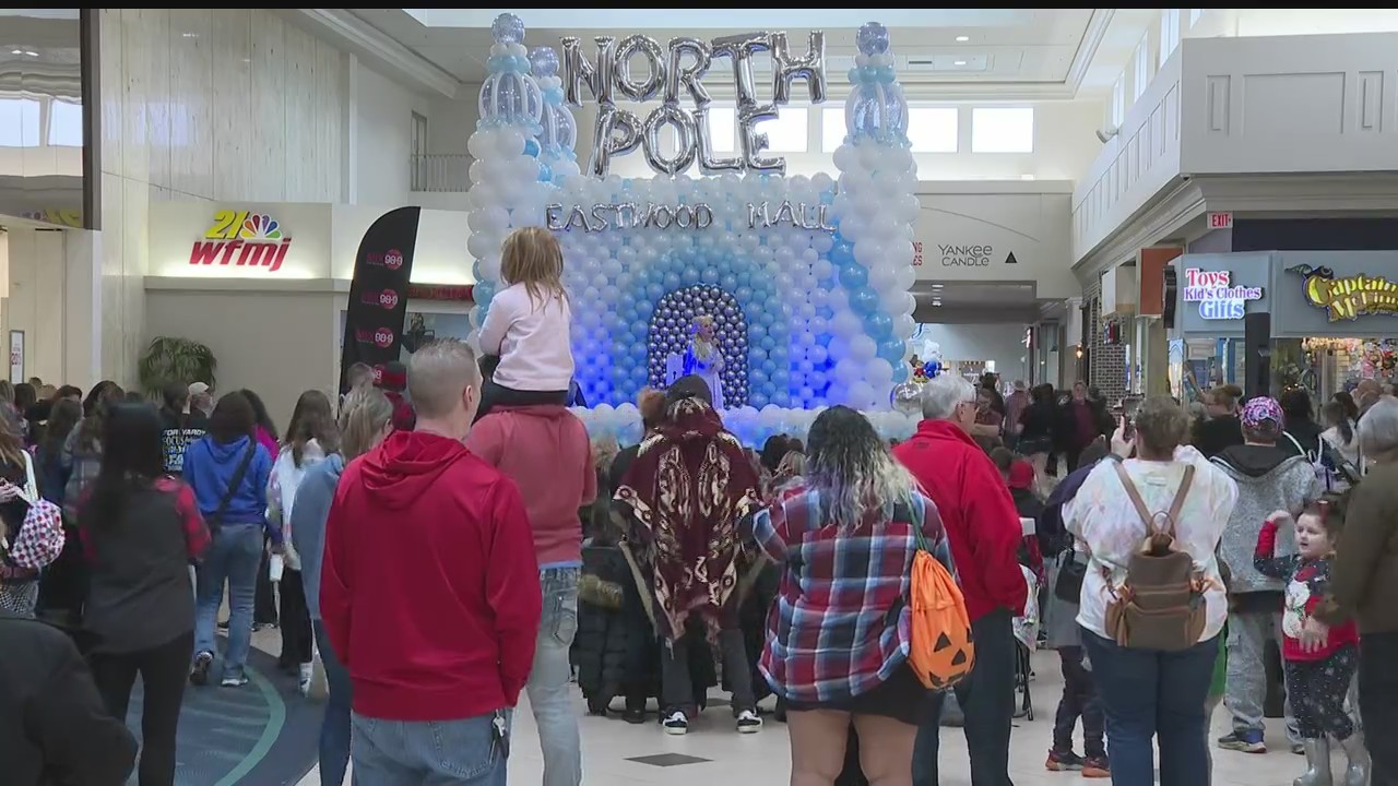 Santa Claus arrives at Eastwood Mall – WKBN.com
