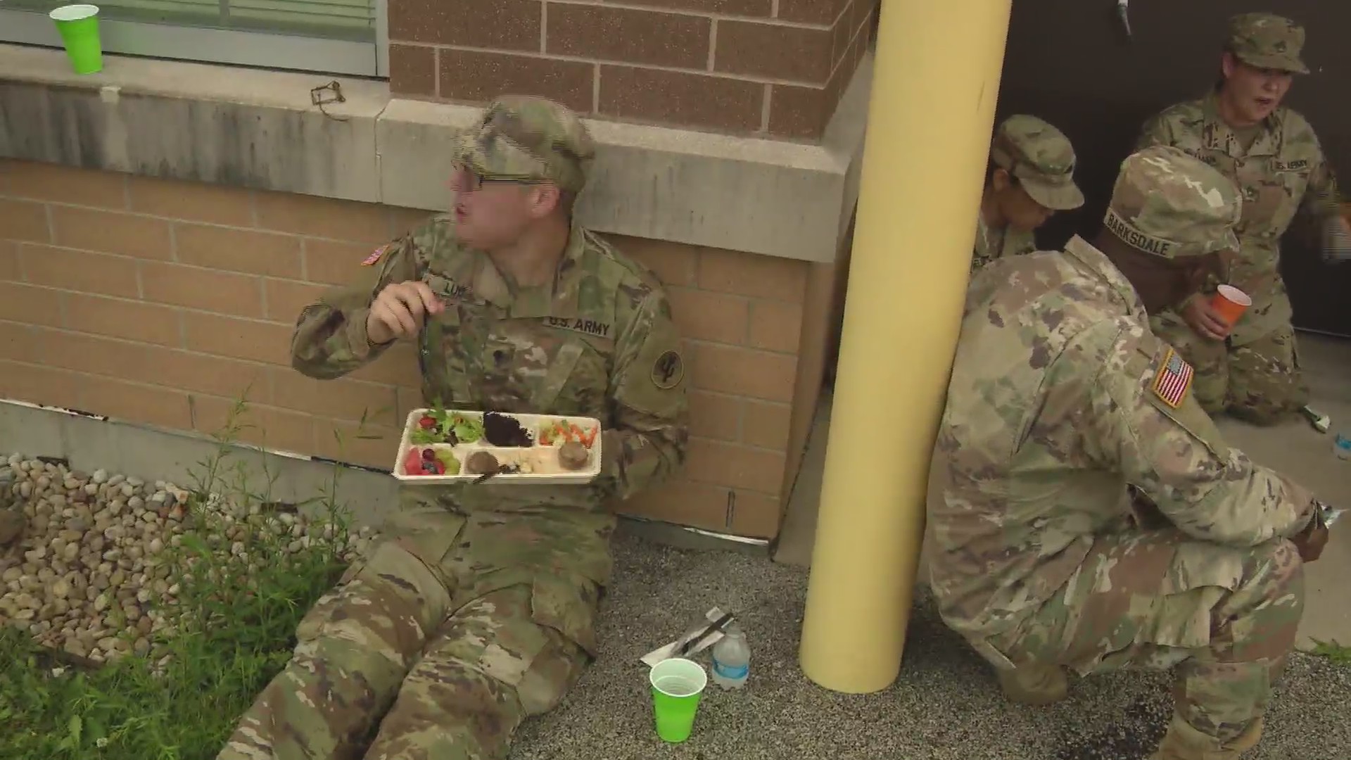 Food fighters: New Chicago-based U.S. Army Reserve unit provides meals ...